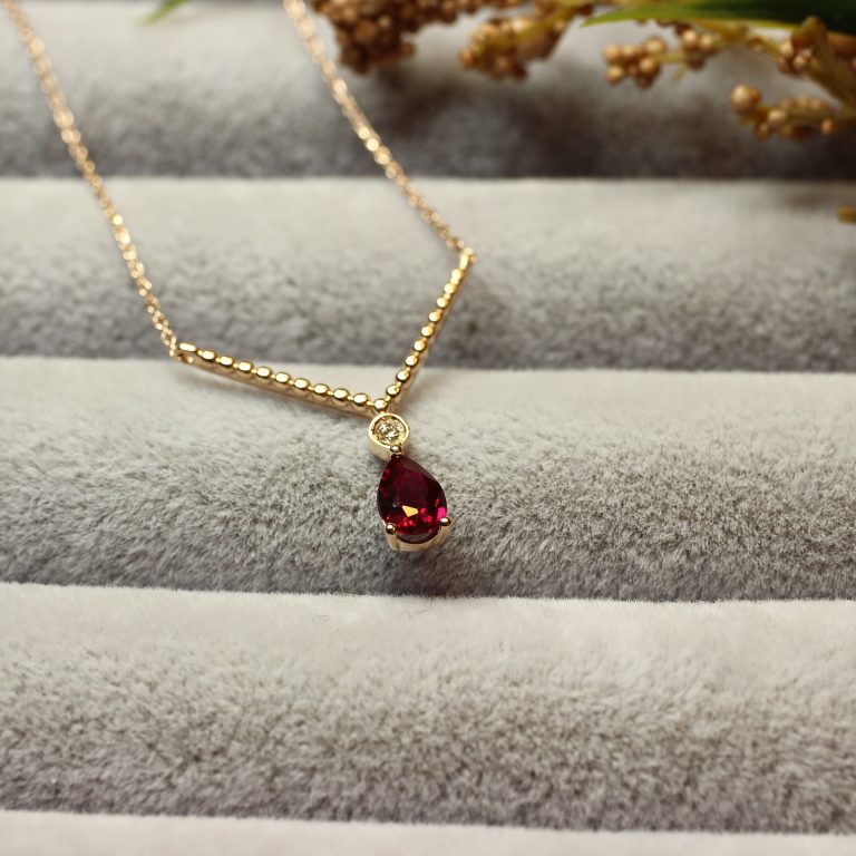 0.50 Karat Pırlanta Yakut Kolye - Esas Gold